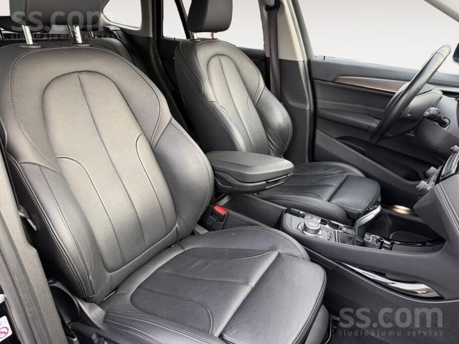 Black BMW X1 2019 in Riga, with an engine capacity of 2.00 L and mileage of 98 thousand km for 20600 €, photo 7 on AUTOMOTO.COM.LV