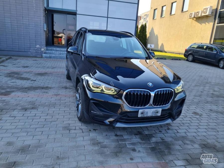 Melns BMW X1 2020 Kauņa, ar dzinēja tilpumu 1.50 L un nobraukumu 181 tūkst. km par 12800 €, foto 2 vietnē AUTOMOTO.COM.LV