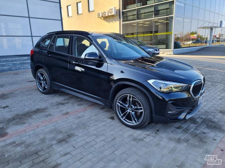 Melns BMW X1 2020 Kauņa, ar dzinēja tilpumu 1.50 L un nobraukumu 181 tūkst. km par 12800 €, foto 4 vietnē AUTOMOTO.COM.LV