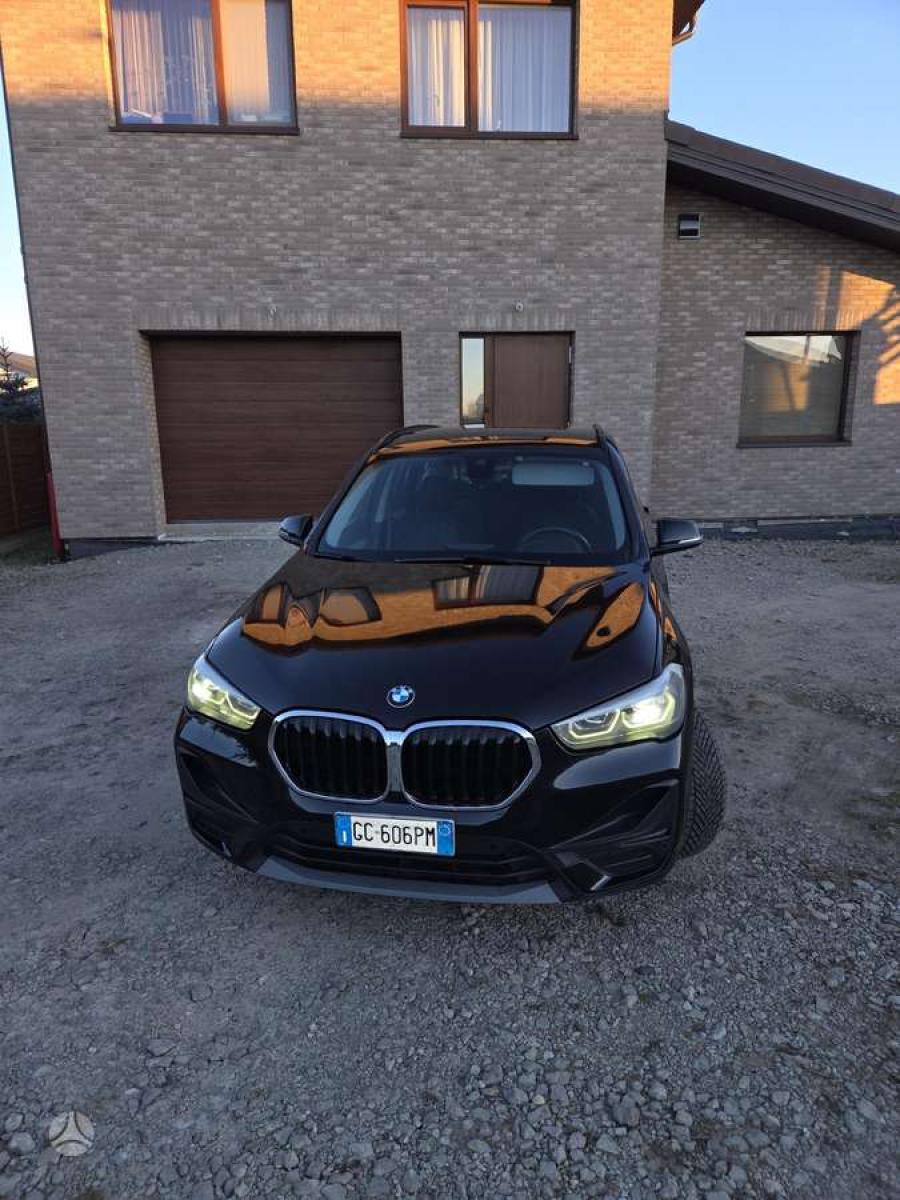 Melns BMW X1 2020 Kauņa, ar dzinēja tilpumu 1.50 L un nobraukumu 182 tūkst. km par 14300 €, foto 1 vietnē AUTOMOTO.COM.LV