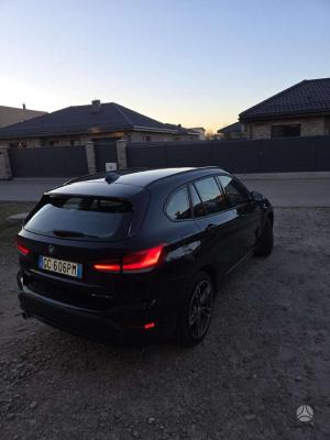 Melns BMW X1 2020 Kauņa, ar dzinēja tilpumu 1.50 L un nobraukumu 182 tūkst. km par 14300 €, foto 3 vietnē AUTOMOTO.COM.LV