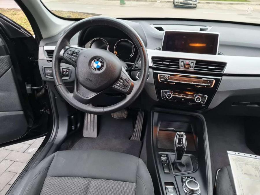 Melns BMW X1 2020 Kauņa, ar dzinēja tilpumu 1.50 L un nobraukumu 182 tūkst. km par 14300 €, foto 25 vietnē AUTOMOTO.COM.LV
