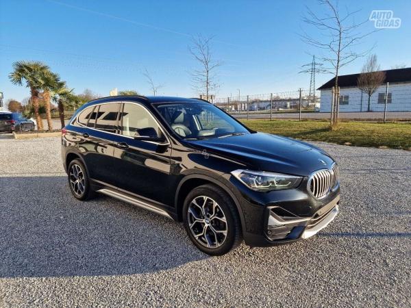 Melns BMW X1 2020 Kauņa, ar dzinēja tilpumu 1.50 L un nobraukumu 80 tūkst. km par 23327 €, foto 1 vietnē AUTOMOTO.COM.LV