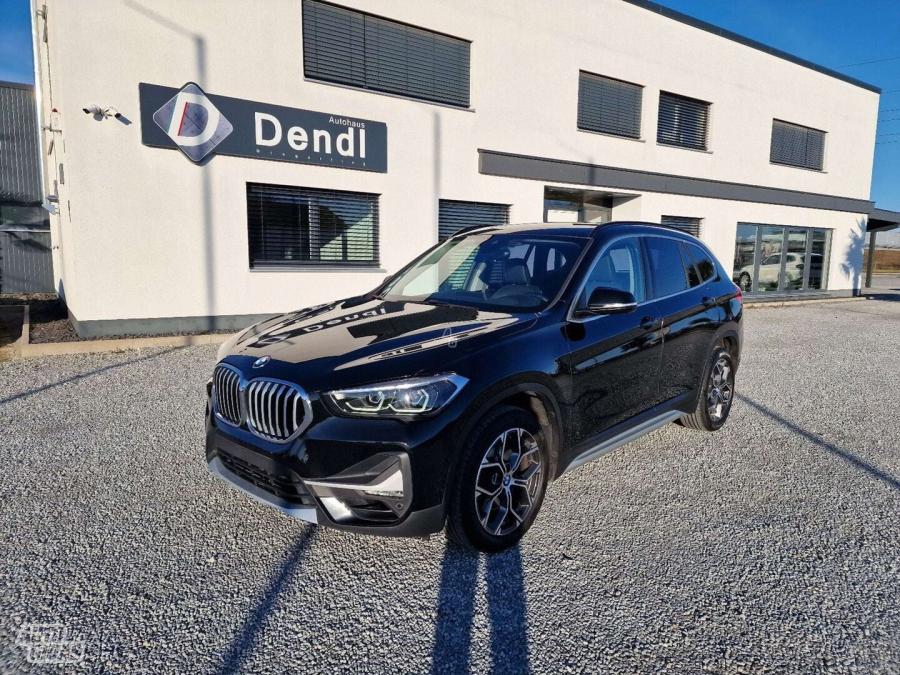 Melns BMW X1 2020 Kauņa, ar dzinēja tilpumu 1.50 L un nobraukumu 80 tūkst. km par 23327 €, foto 4 vietnē AUTOMOTO.COM.LV