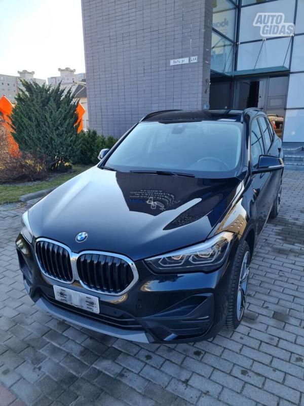 Black BMW X1 2020 in Kaunas, with an engine capacity of 1.50 L and mileage of 182 thousand km for 14200 €, photo 1 on AUTOMOTO.COM.LV