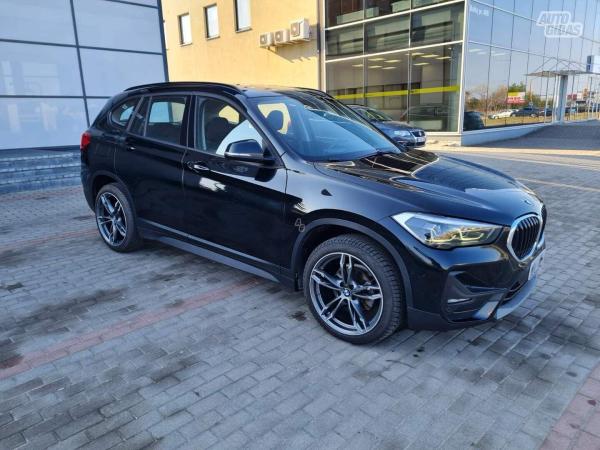 Black BMW X1 2020 in Kaunas, with an engine capacity of 1.50 L and mileage of 182 thousand km for 14200 €, photo 10 on AUTOMOTO.COM.LV