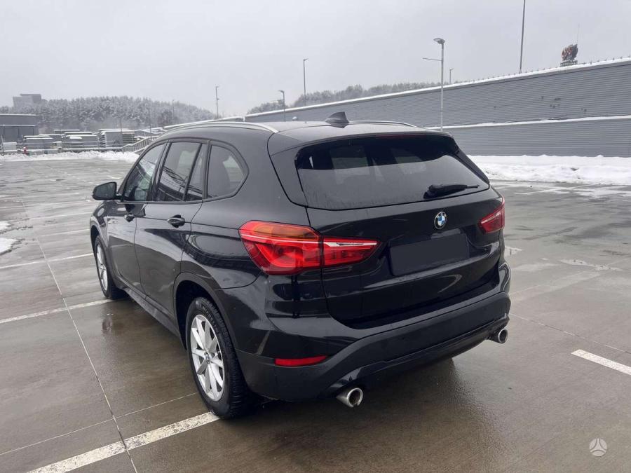 Black BMW X1 2020 in Vilnius, with an engine capacity of 2.00 L and mileage of 135 thousand km for 21417 €, photo 7 on AUTOMOTO.COM.LV