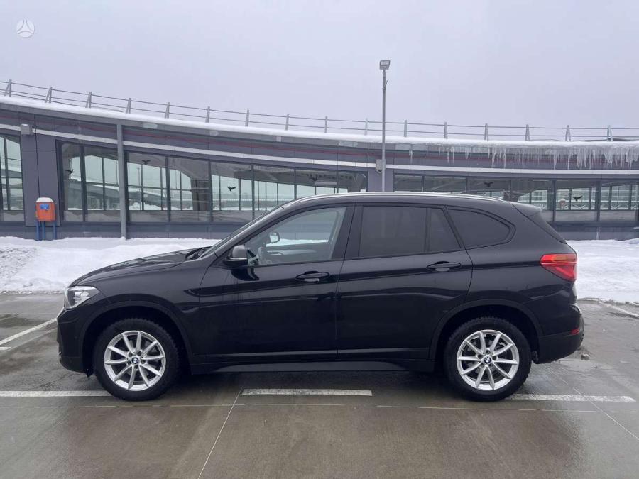 Black BMW X1 2020 in Vilnius, with an engine capacity of 2.00 L and mileage of 135 thousand km for 21417 €, photo 8 on AUTOMOTO.COM.LV