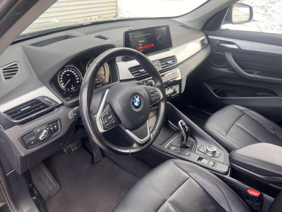 Black BMW X1 2020 in Vilnius, with an engine capacity of 2.00 L and mileage of 135 thousand km for 21417 €, photo 11 on AUTOMOTO.COM.LV