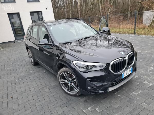 Melns BMW X1 2020 Kauņa, ar dzinēja tilpumu 1.50 L un nobraukumu 182 tūkst. km par 14000 €, foto  vietnē AUTOMOTO.COM.LV