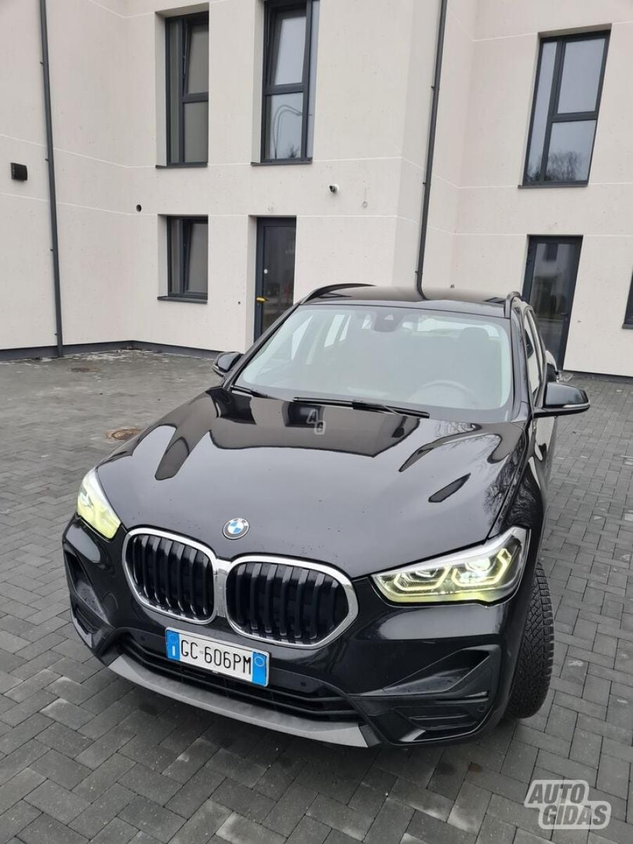 Black BMW X1 2020 in Kaunas, with an engine capacity of 1.50 L and mileage of 182 thousand km for 14000 €, photo 6 on AUTOMOTO.COM.LV