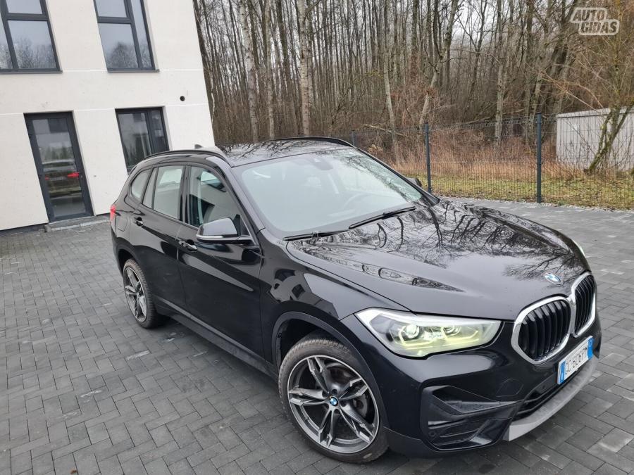 Melns BMW X1 2020 Kauņa, ar dzinēja tilpumu 1.50 L un nobraukumu 182 tūkst. km par 13500 €, foto 4 vietnē AUTOMOTO.COM.LV