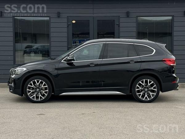 Melns BMW X1 2020 Jelgava, ar dzinēja tilpumu 1.50 L un nobraukumu 210 tūkst. km par 19800 €, foto 5 vietnē AUTOMOTO.COM.LV