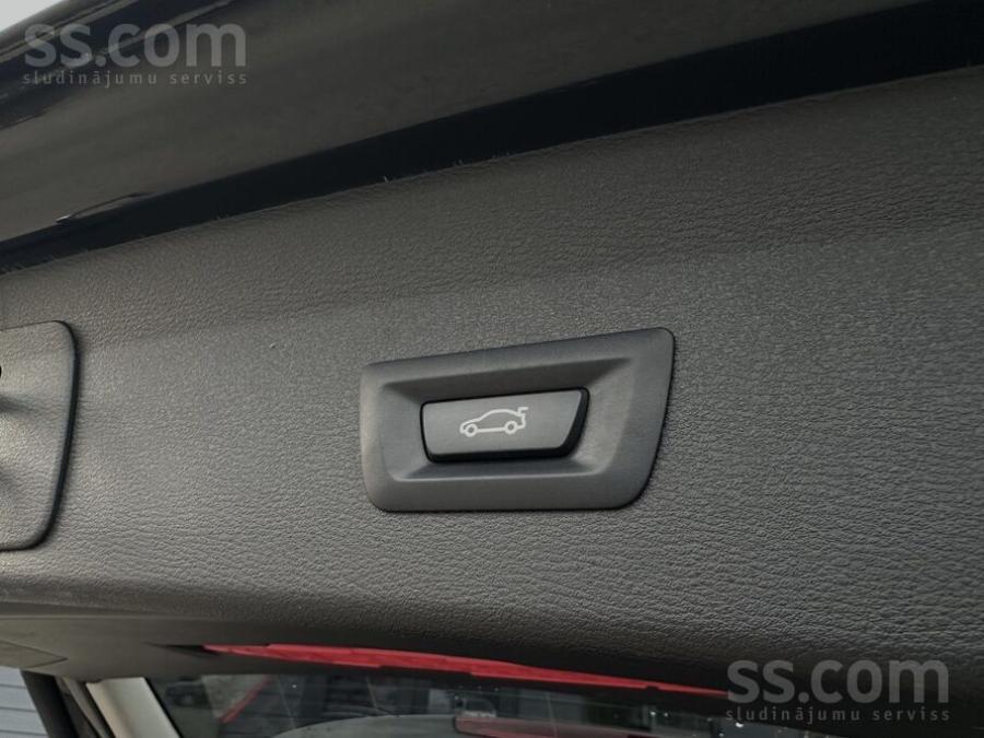 Melns BMW X1 2020 Jelgava, ar dzinēja tilpumu 1.50 L un nobraukumu 210 tūkst. km par 19800 €, foto 12 vietnē AUTOMOTO.COM.LV
