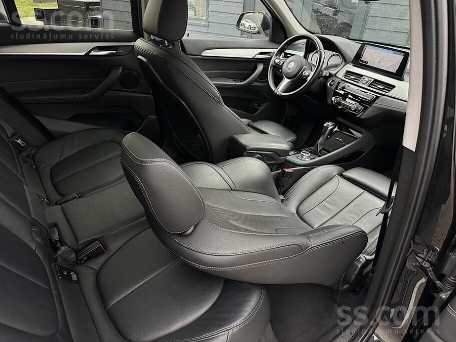 Melns BMW X1 2020 Jelgava, ar dzinēja tilpumu 1.50 L un nobraukumu 210 tūkst. km par 19800 €, foto 13 vietnē AUTOMOTO.COM.LV