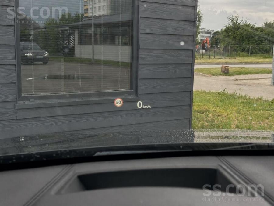 Melns BMW X1 2020 Jelgava, ar dzinēja tilpumu 1.50 L un nobraukumu 210 tūkst. km par 19800 €, foto 15 vietnē AUTOMOTO.COM.LV
