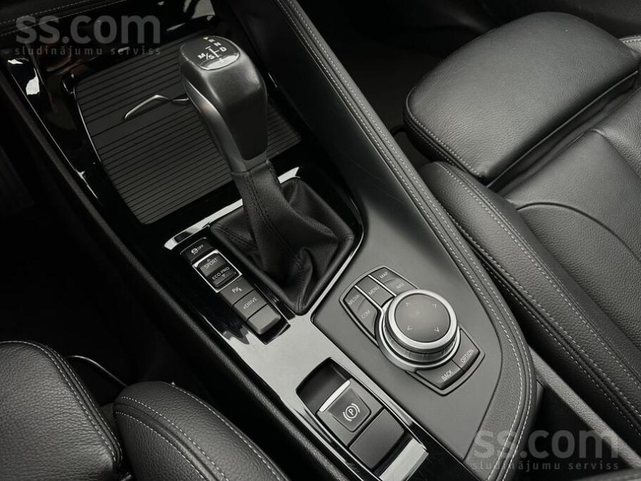 Melns BMW X1 2020 Jelgava, ar dzinēja tilpumu 1.50 L un nobraukumu 210 tūkst. km par 19800 €, foto 16 vietnē AUTOMOTO.COM.LV