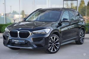 Black BMW X1 2020 in Vilnius, with an engine capacity of 1.50 L and mileage of 212 thousand km for 17999 €, photo  on AUTOMOTO.COM.LV