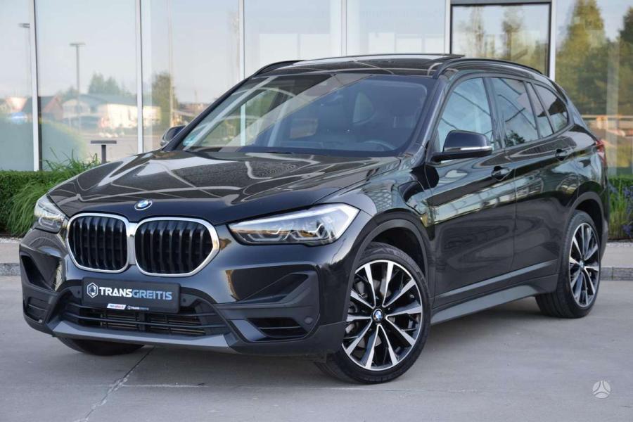 Black BMW X1 2020 in Vilnius, with an engine capacity of 1.50 L and mileage of 212 thousand km for 17999 €, photo 1 on AUTOMOTO.COM.LV