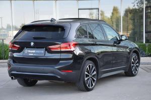 Black BMW X1 2020 in Vilnius, with an engine capacity of 1.50 L and mileage of 212 thousand km for 17999 €, photo 10 on AUTOMOTO.COM.LV