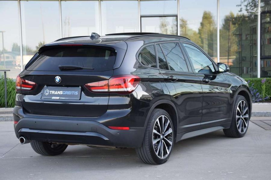 Black BMW X1 2020 in Vilnius, with an engine capacity of 1.50 L and mileage of 212 thousand km for 17999 €, photo 10 on AUTOMOTO.COM.LV