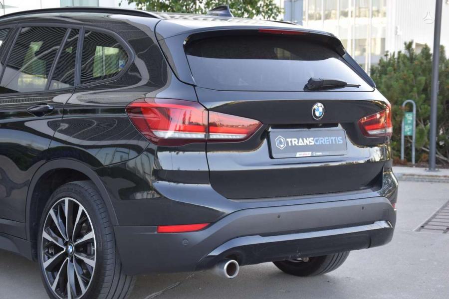 Black BMW X1 2020 in Vilnius, with an engine capacity of 1.50 L and mileage of 212 thousand km for 17999 €, photo 13 on AUTOMOTO.COM.LV