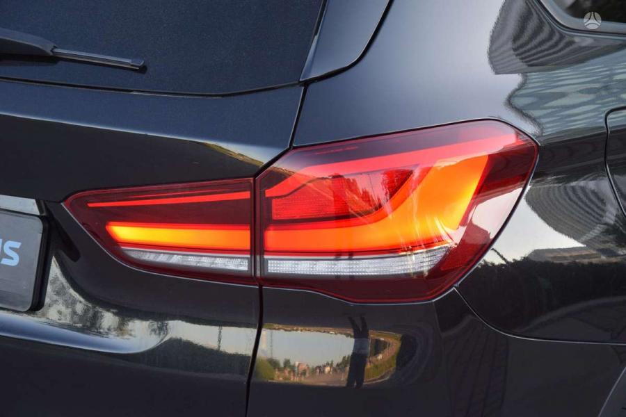 Black BMW X1 2020 in Vilnius, with an engine capacity of 1.50 L and mileage of 212 thousand km for 17999 €, photo 15 on AUTOMOTO.COM.LV