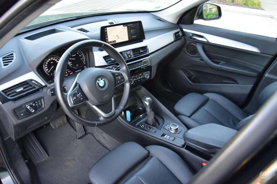 Black BMW X1 2020 in Vilnius, with an engine capacity of 1.50 L and mileage of 212 thousand km for 17999 €, photo 17 on AUTOMOTO.COM.LV