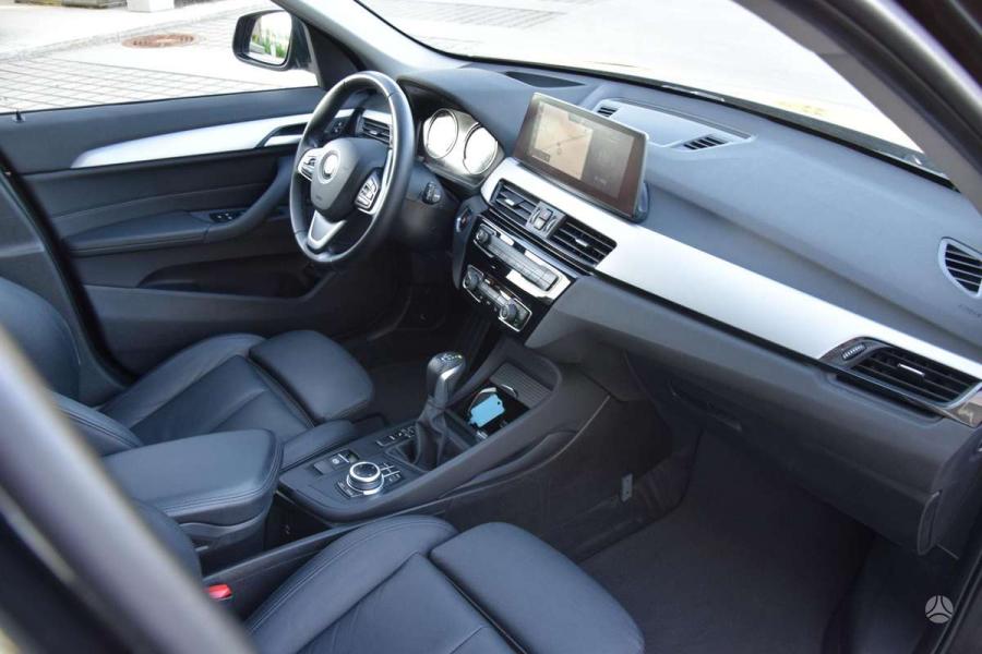 Black BMW X1 2020 in Vilnius, with an engine capacity of 1.50 L and mileage of 212 thousand km for 17999 €, photo 19 on AUTOMOTO.COM.LV
