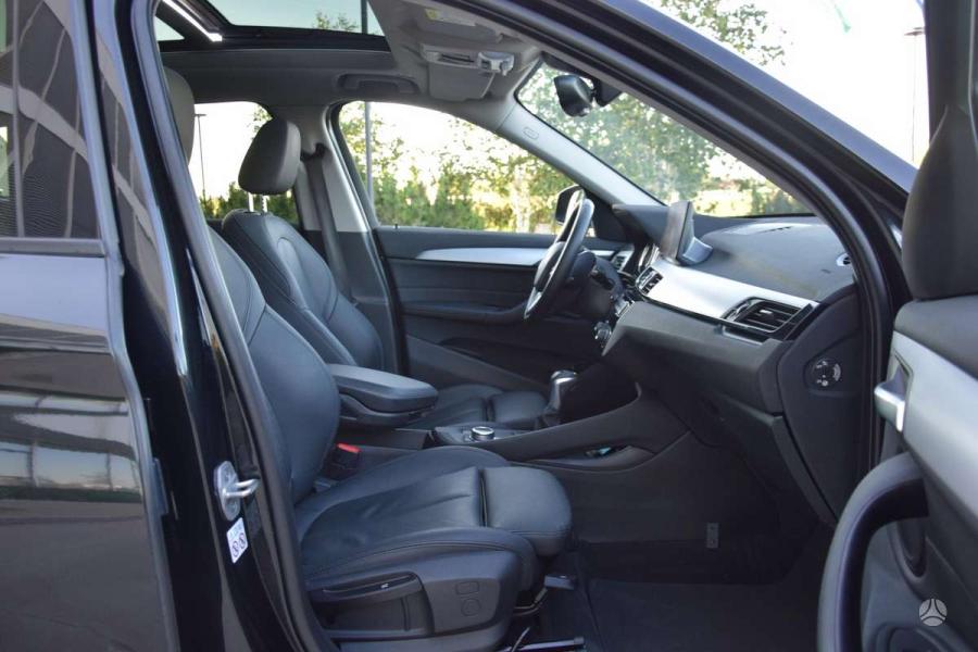 Black BMW X1 2020 in Vilnius, with an engine capacity of 1.50 L and mileage of 212 thousand km for 17999 €, photo 20 on AUTOMOTO.COM.LV