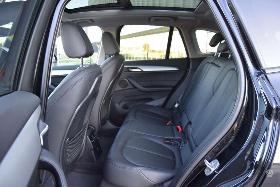 Black BMW X1 2020 in Vilnius, with an engine capacity of 1.50 L and mileage of 212 thousand km for 17999 €, photo 23 on AUTOMOTO.COM.LV