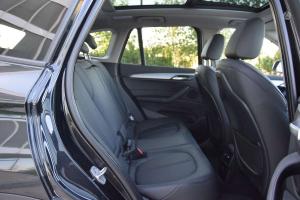 Black BMW X1 2020 in Vilnius, with an engine capacity of 1.50 L and mileage of 212 thousand km for 17999 €, photo 24 on AUTOMOTO.COM.LV