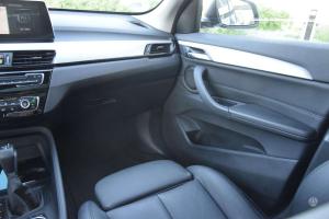 Black BMW X1 2020 in Vilnius, with an engine capacity of 1.50 L and mileage of 212 thousand km for 17999 €, photo 27 on AUTOMOTO.COM.LV