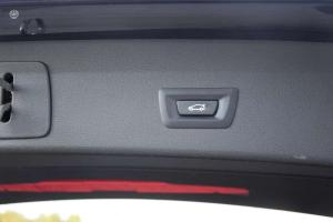 Black BMW X1 2020 in Vilnius, with an engine capacity of 1.50 L and mileage of 212 thousand km for 17999 €, photo 30 on AUTOMOTO.COM.LV