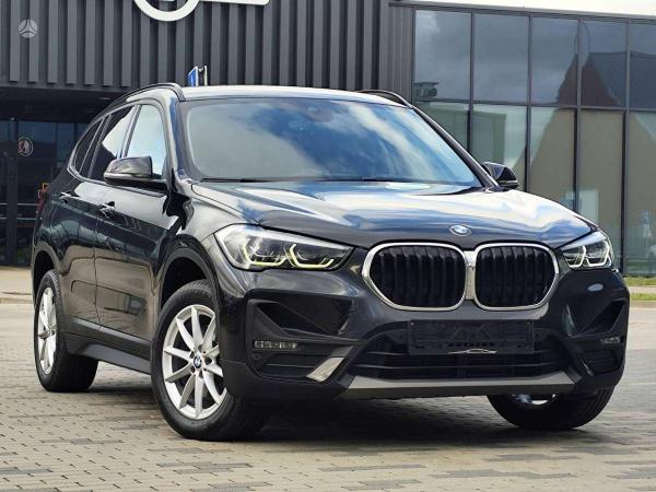 Black BMW X1 2020 in Siauliai, with an engine capacity of 2.00 L and mileage of 242 thousand km for 16550 €, photo 1 on AUTOMOTO.COM.LV