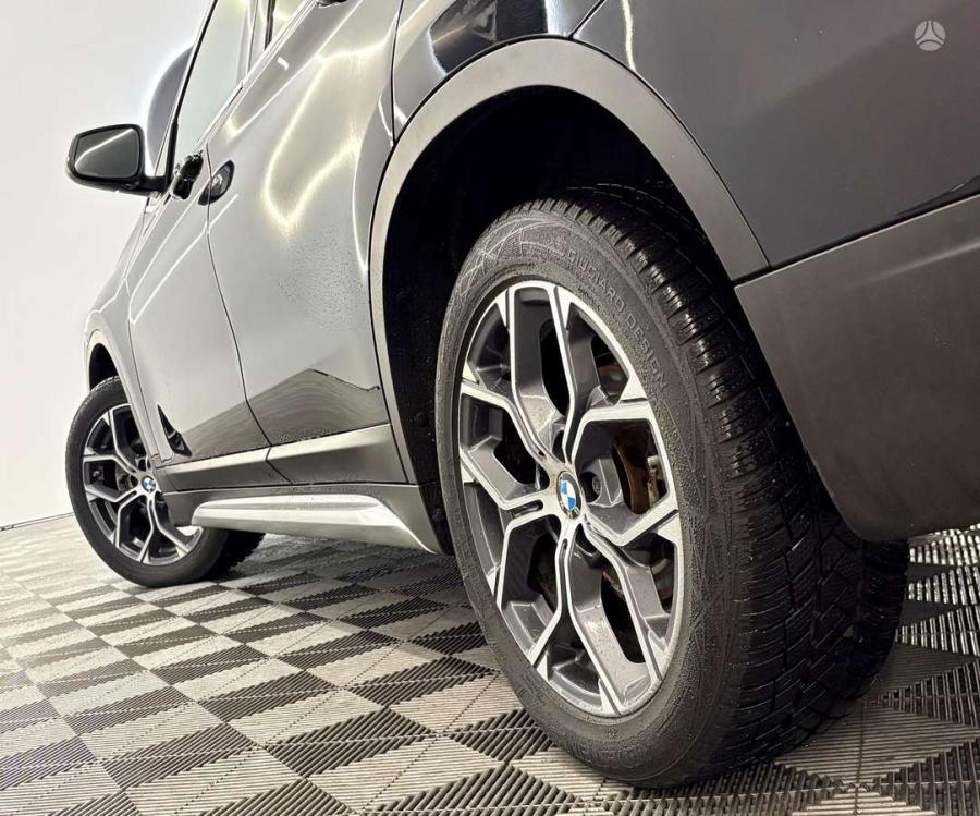 Melns BMW X1 2020 Marijampole, ar dzinēja tilpumu 2.00 L un nobraukumu 109 tūkst. km par 17450 €, foto 4 vietnē AUTOMOTO.COM.LV