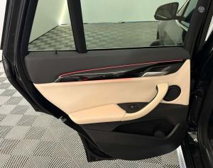 Melns BMW X1 2020 Marijampole, ar dzinēja tilpumu 2.00 L un nobraukumu 109 tūkst. km par 17450 €, foto 6 vietnē AUTOMOTO.COM.LV