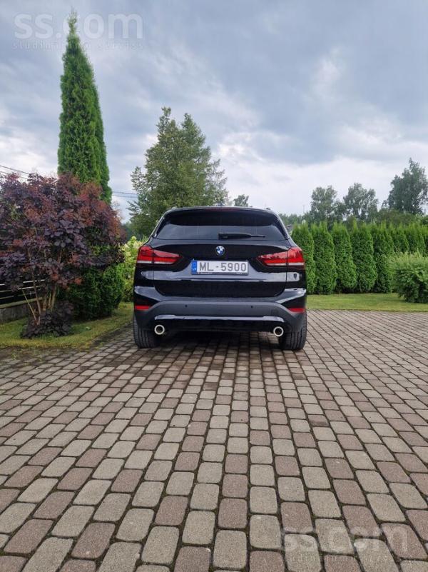 Black BMW X1 2020 in Riga, with an engine capacity of 2.00 L and mileage of 49 thousand km for 24400 €, photo 2 on AUTOMOTO.COM.LV