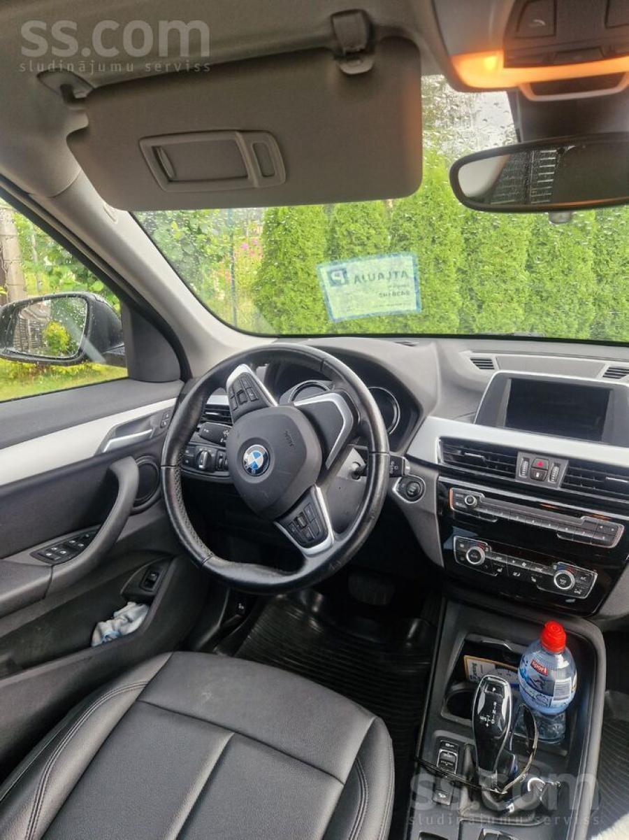 Black BMW X1 2020 in Riga, with an engine capacity of 2.00 L and mileage of 49 thousand km for 24400 €, photo 10 on AUTOMOTO.COM.LV
