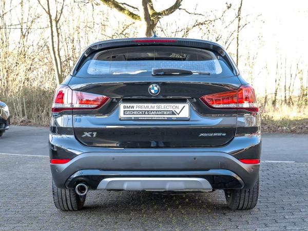 Melns BMW X1 2021 Kauņa, ar dzinēja tilpumu 1.50 L un nobraukumu 40 tūkst. km par 30056 €, foto 6 vietnē AUTOMOTO.COM.LV