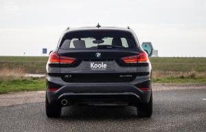 Black BMW X1 2021 in Kaunas, with an engine capacity of 1.50 L and mileage of 91 thousand km for 24409 €, photo 15 on AUTOMOTO.COM.LV