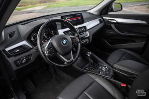 Black BMW X1 2021 in Kaunas, with an engine capacity of 1.50 L and mileage of 91 thousand km for 24409 €, photo 22 on AUTOMOTO.COM.LV