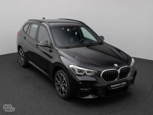 Black BMW X1 2021 in Kaunas, with an engine capacity of 1.50 L and mileage of 63 thousand km for 29609 €, photo 3 on AUTOMOTO.COM.LV