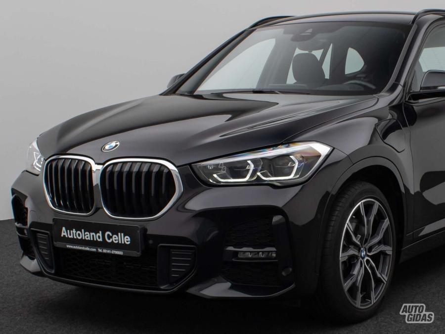 Black BMW X1 2021 in Kaunas, with an engine capacity of 1.50 L and mileage of 63 thousand km for 29609 €, photo 16 on AUTOMOTO.COM.LV