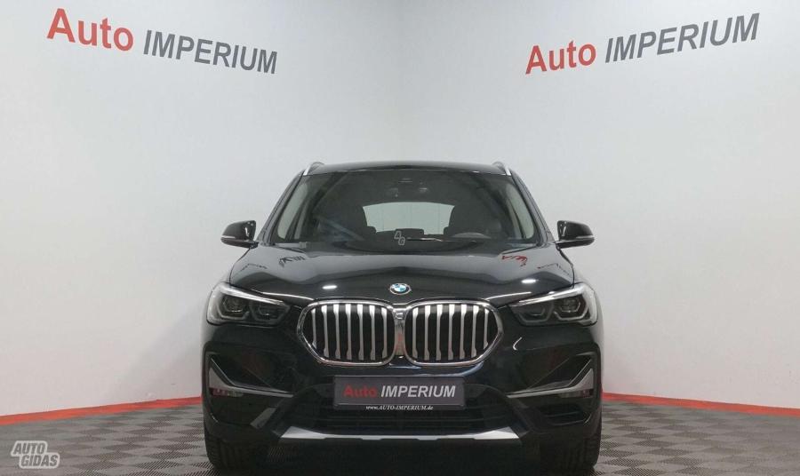 Black BMW X1 2021 in Kaunas, with an engine capacity of 2.00 L and mileage of 29 thousand km for 31742 €, photo 2 on AUTOMOTO.COM.LV