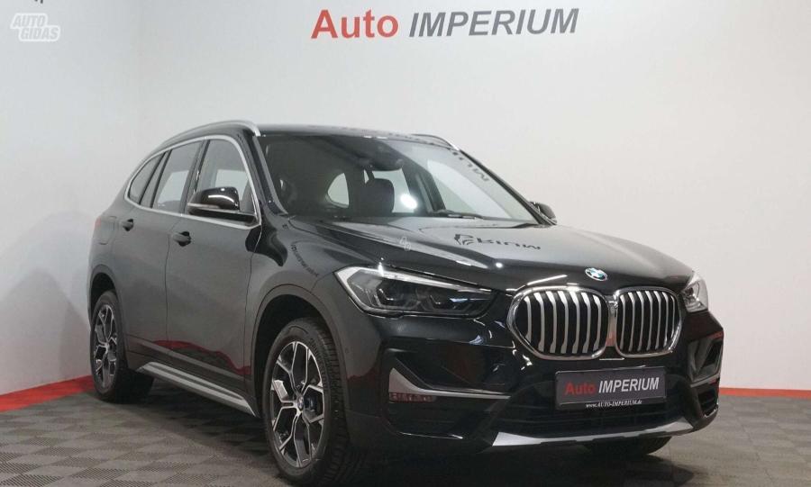 Black BMW X1 2021 in Kaunas, with an engine capacity of 2.00 L and mileage of 29 thousand km for 31742 €, photo 3 on AUTOMOTO.COM.LV