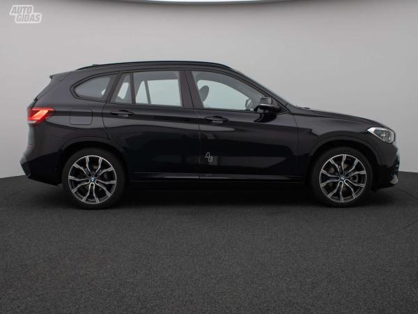 Melns BMW X1 2021 Kauņa, ar dzinēja tilpumu 1.50 L un nobraukumu 63 tūkst. km par 29609 €, foto 5 vietnē AUTOMOTO.COM.LV