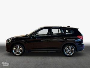Black BMW X1 2021 in Kaunas, with an engine capacity of 1.50 L and mileage of 18 thousand km for 26820 €, photo 5 on AUTOMOTO.COM.LV