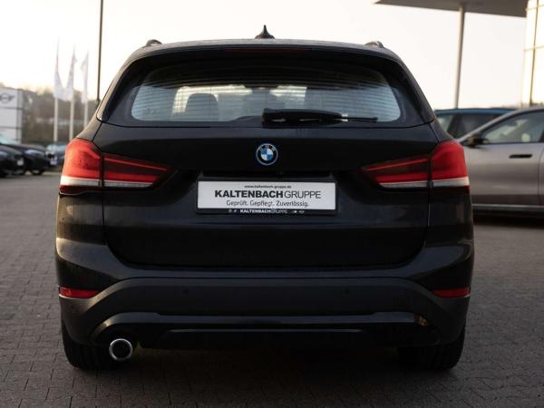 Melns BMW X1 2021 Kauņa, ar dzinēja tilpumu 1.50 L un nobraukumu 39 tūkst. km par 28879 €, foto 6 vietnē AUTOMOTO.COM.LV