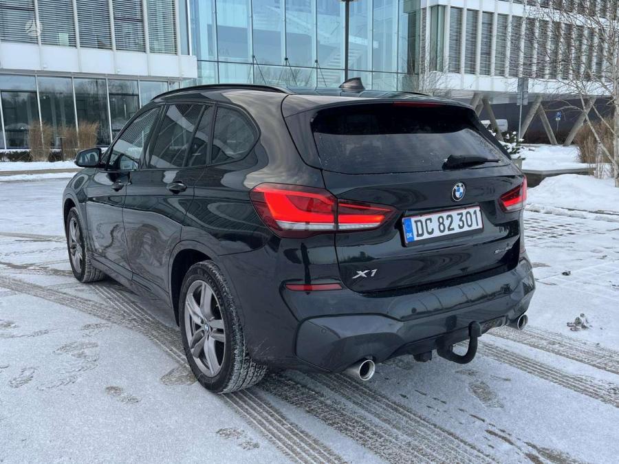 Black BMW X1 2021 in Vilnius, with an engine capacity of 2.00 L and mileage of 198 thousand km for 19500 €, photo 4 on AUTOMOTO.COM.LV
